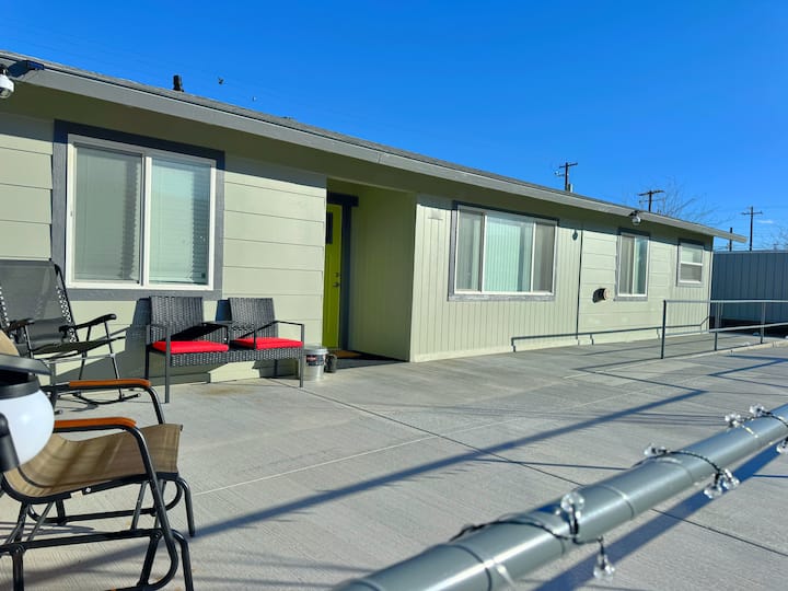 Spacious Pet Friendly- 3 Bedroom- 2 Bath House - Hawthorne, NV