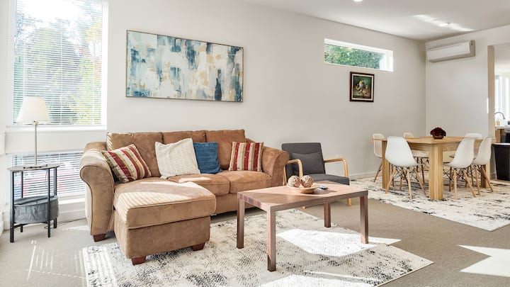 Brand New 4 Br W/ Parking | Near Light Rail + Dt - Seattle-Tacoma Airport (SEA)