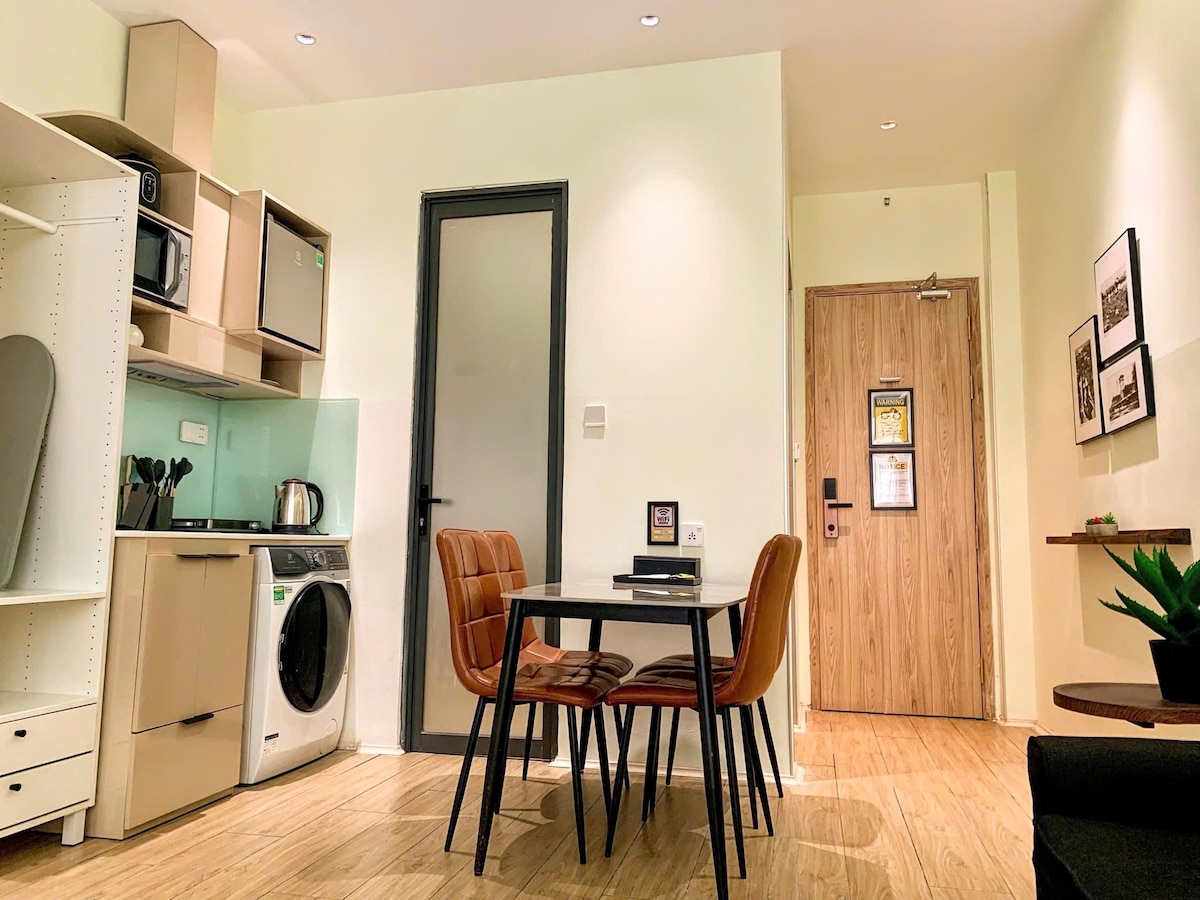 The Rixx Lively Studio @ Ben Thanh Market - Airbnb
