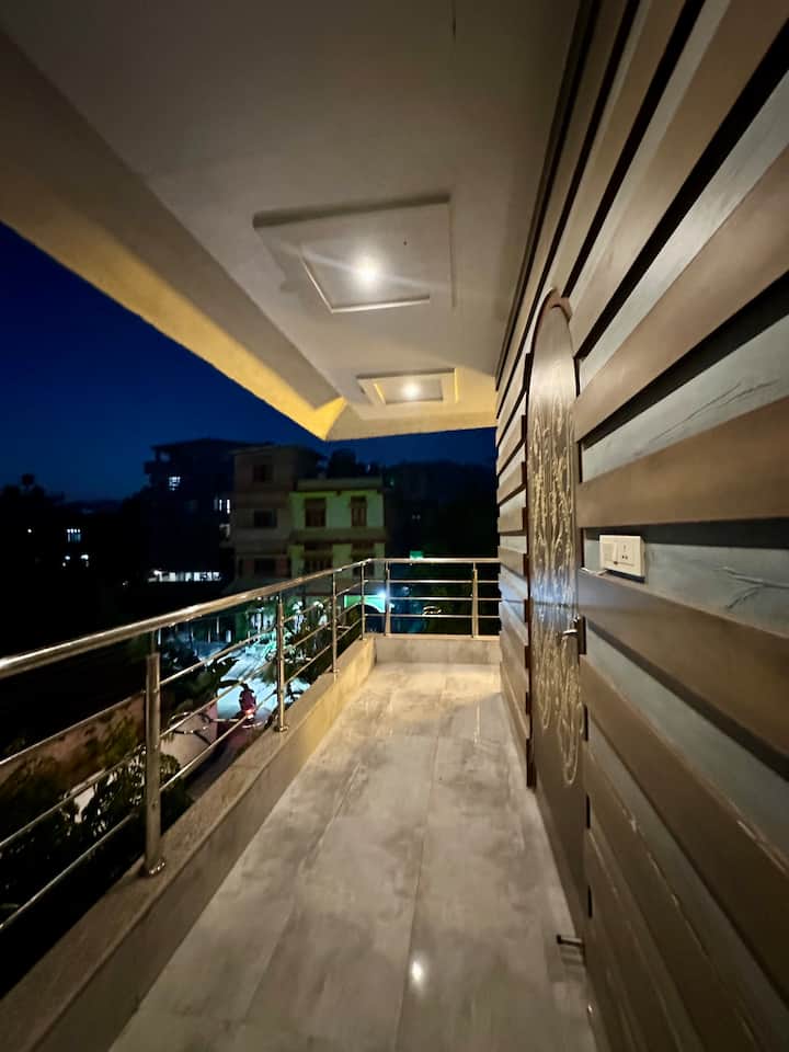 4 Bhk Homestay | Royal Manor| Guwahati - Guwahati