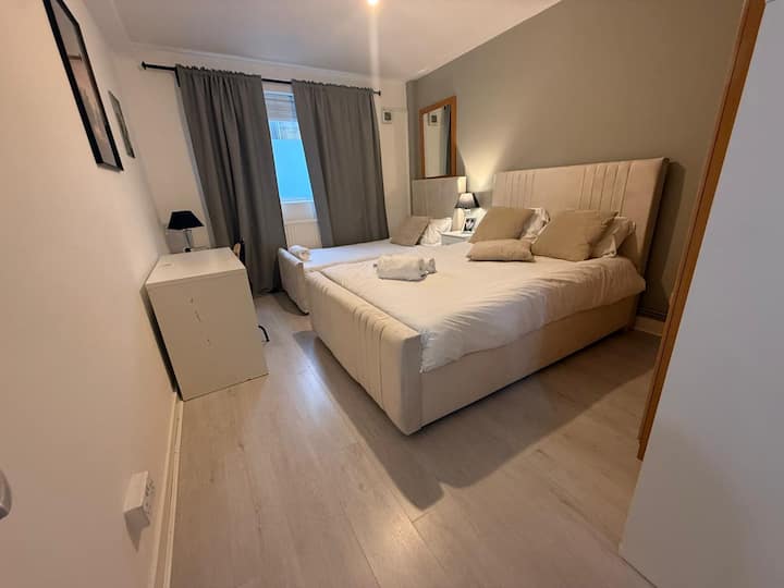 London Hideaway In Cumberland Market Walk - London