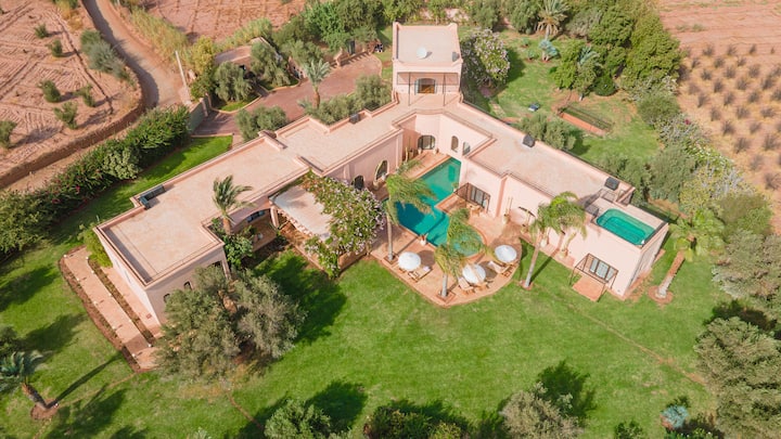 Heated Pool | Full Staff | Jacuzzi | Quiet Retreat - Morocco