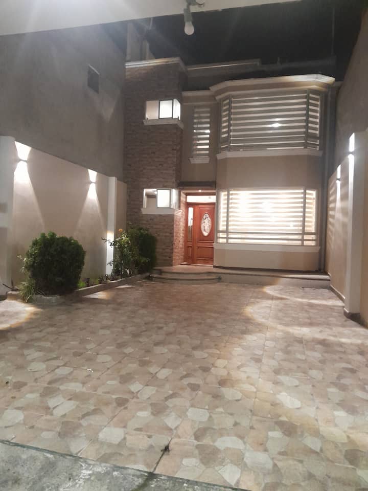 “Casa Riotren Deluxe” Con 3 Parqueos Privados - Riobamba