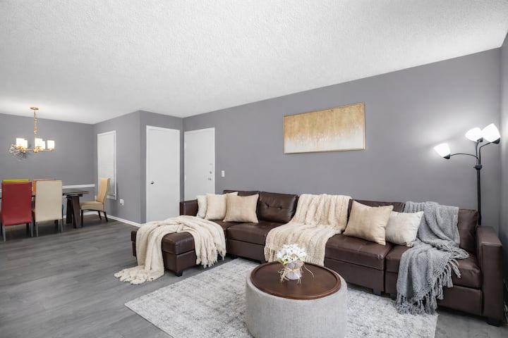 3br-apt Pool Near Hpu & Furniture Market - High Point, NC