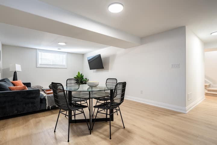 Modern Luxury Basement Suite • Minutes From Falls - Niagara Falls