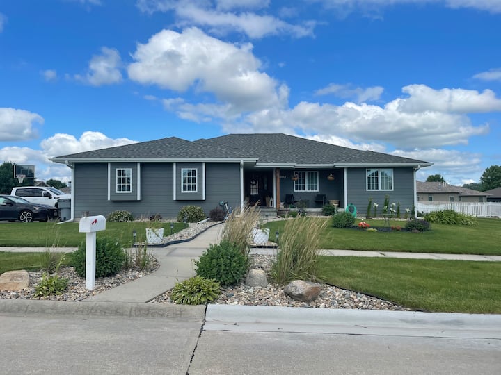 Cozy Corner, Close To Downtown Shopping - Norfolk, NE