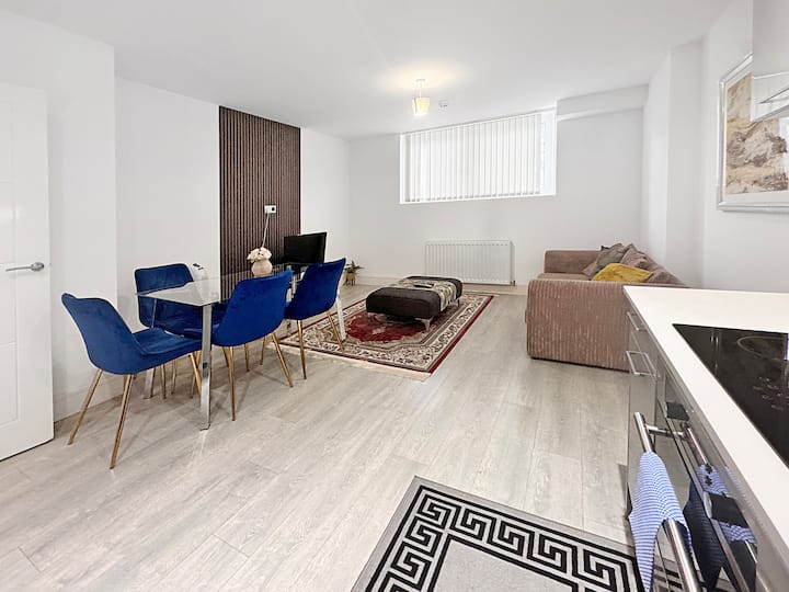 Central Apartments - Milton Keynes