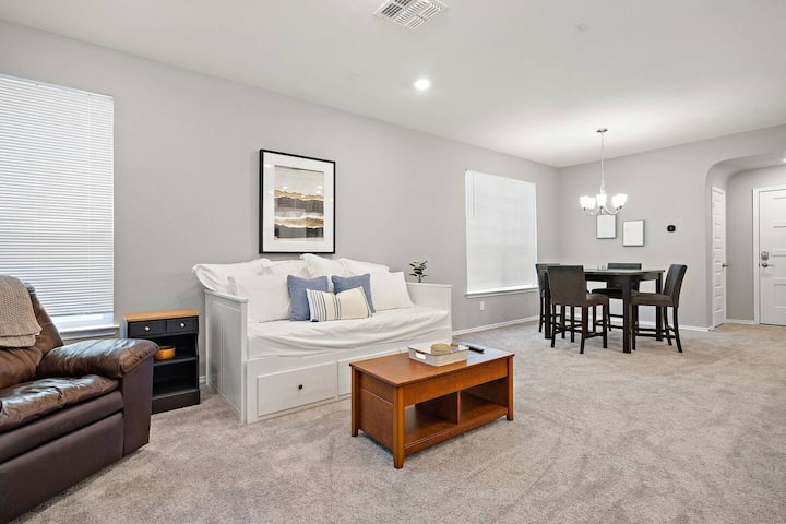 Tranquil Retreat - Georgetown, TX