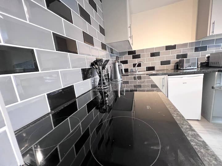 Lovely 2bhk Flat Near The Heart Of Yeovil - Yeovil