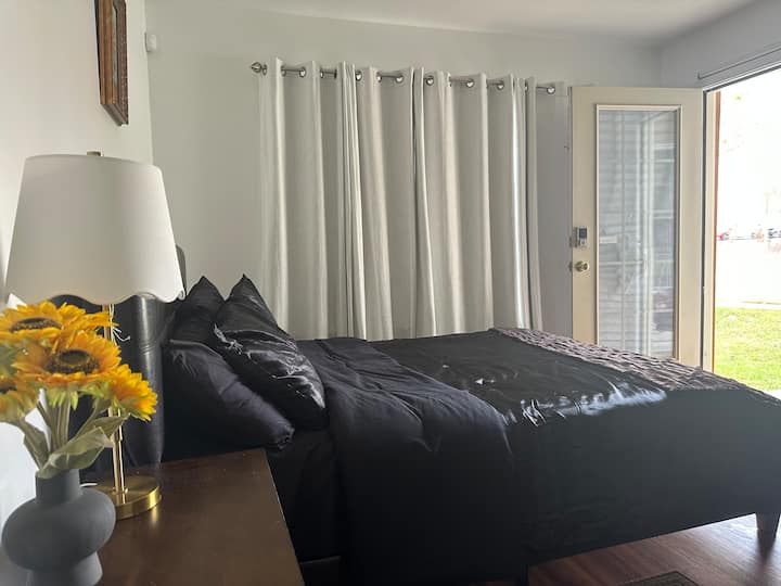 A Studio With Private Entrance, Room And Bathroom. - Columbia, MD