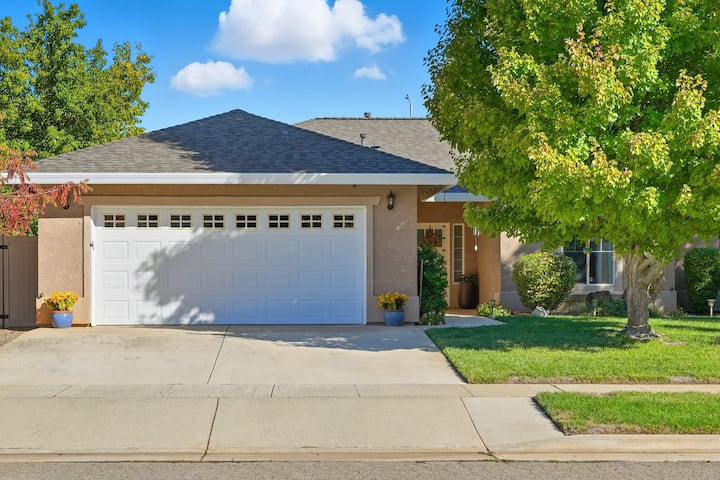 Westside Charmer Near Trails - Shasta, CA