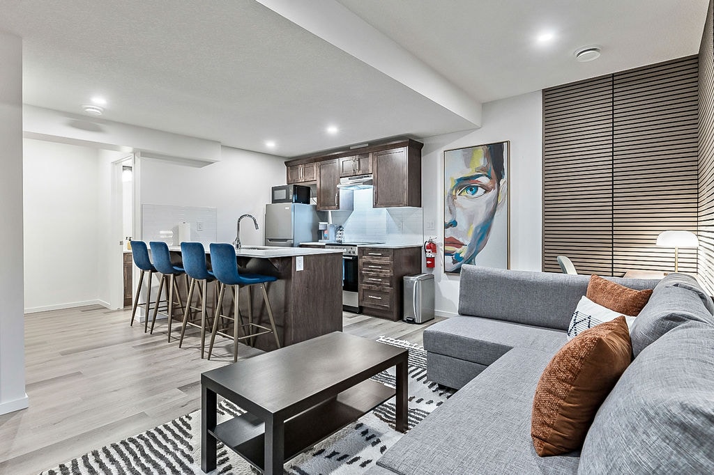 Private 1BR Suite w/ Side Entrance – Yorkville - Guest suites for Rent ...