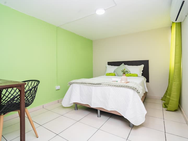 Modern Bedroom 25 @Escalon+ac+wifi+garden - Dipartimento di San Salvador