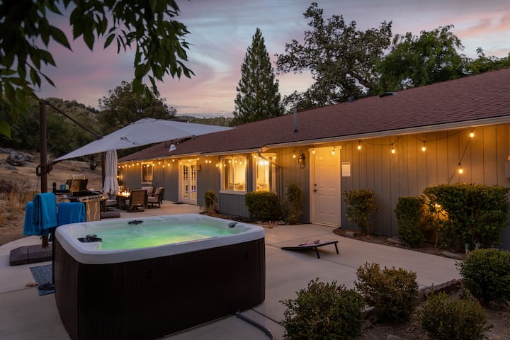 Moonrise Retreat, Spa, Near Yosemite & Bass Lake - Oakhurst, CA