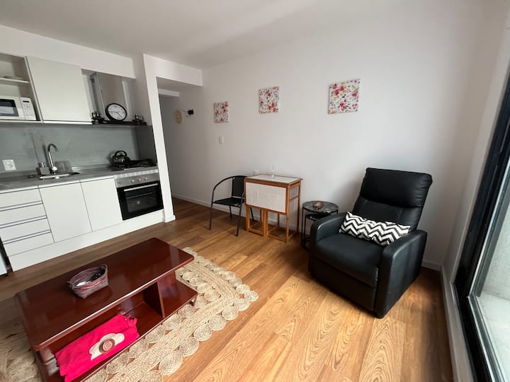 Apartamento Moderno Con Patio - Montevideo