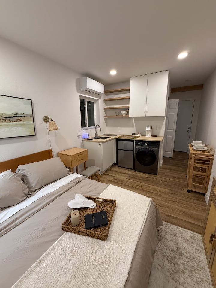 Cozy Guest Suite W/ Private Outdoor Space - Chula Vista, CA