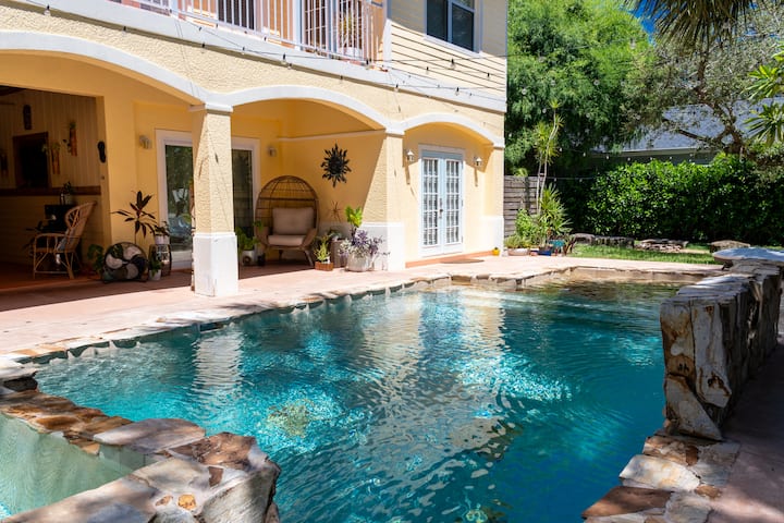 The Bonita Bamboo Bungalow - Bonita Springs, FL