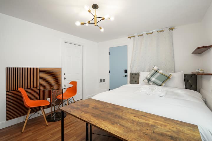 Cozy Private Studio Near Genentech Kaiser St - South San Francisco, CA