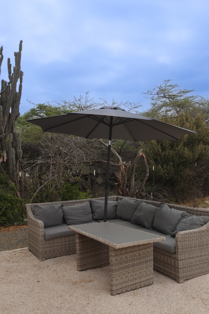 Relaxed 2br Near Jan Thiel W/ Backyard - Curazao