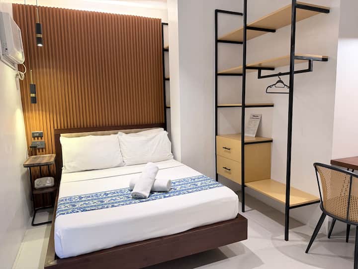 Cozy Studio 203 W/ Netflix & Rooftop Near Beach - Dumaguete