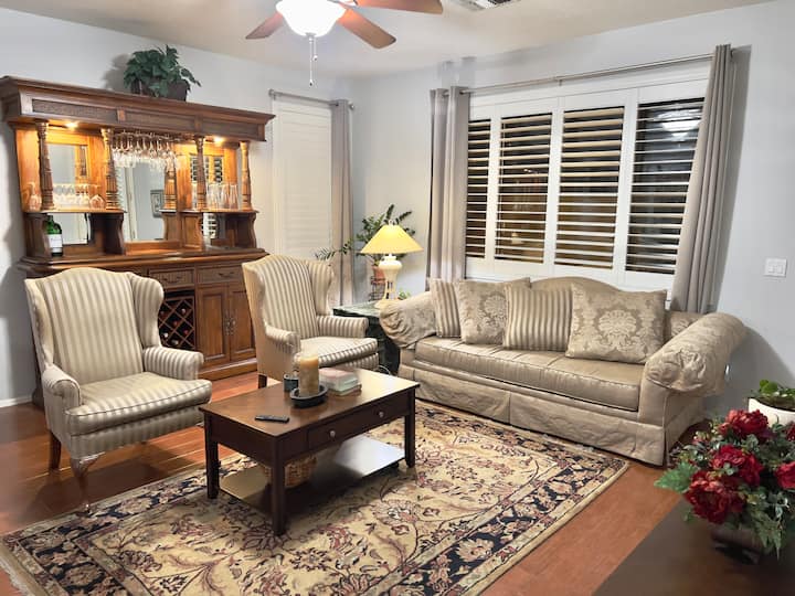 Beautifully Furnished Gem On A Cul-de-sac - Gilbert, AZ