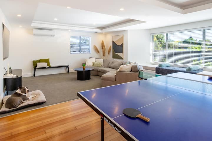 Spacious 6br Home For Large Families Or Work Teams - 基督城