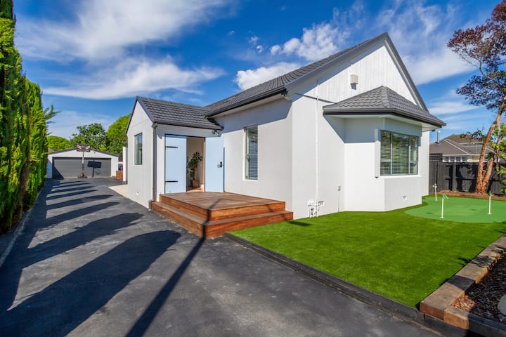 Spacious 6br Home For Large Families Or Work Teams - Christchurch