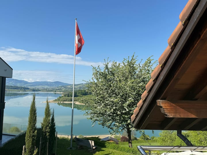 Logement Avec Une Vue Et Parking à Pont-la-ville - La Roche