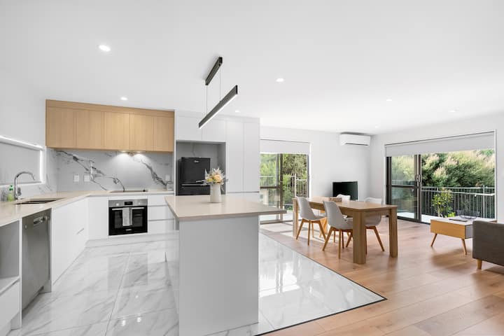 Modern & Luxurious Home 1 - Auckland