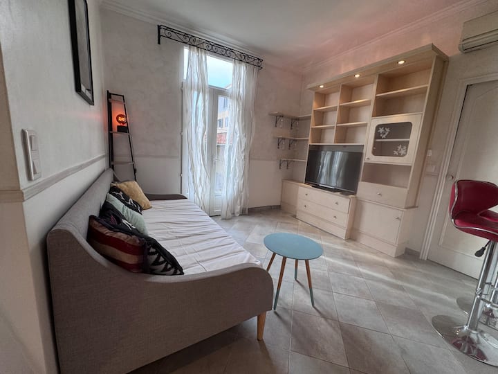 Appartement 2pièces Calme Avec Parking, Proche Mer - Vallauris