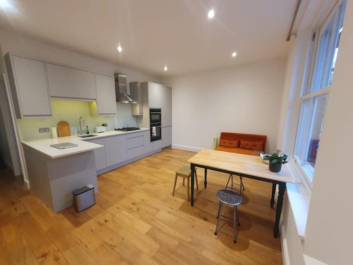 Victorian Conversion First Floor 1-bedroom Flat - Beckenham