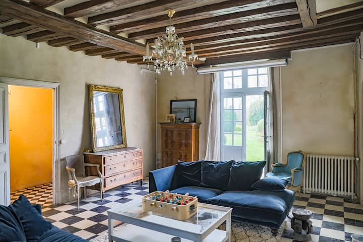 Rare ! 13 Personnes -Centre Village - Argentan