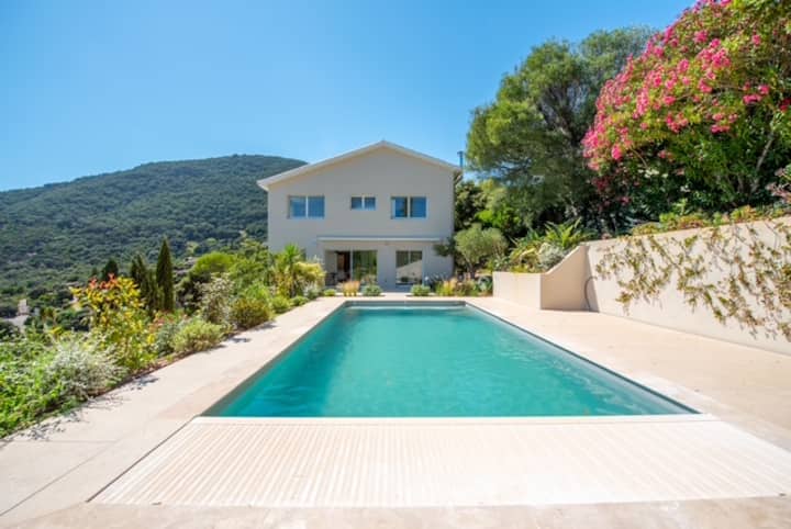 Villa Neuve Et Charmante Avec Piscine Et Intimité - Cavalaire-sur-Mer