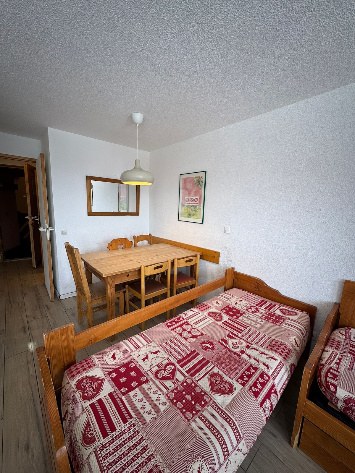 Un nido familiar con impresionantes vistas a la ladera - Departamentos ...