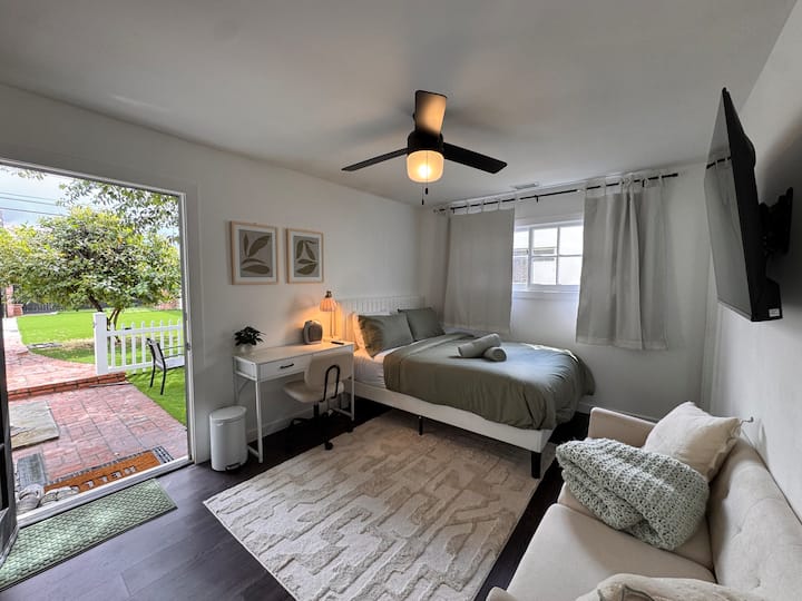 Calm, Relax Studio - Calabasas, CA