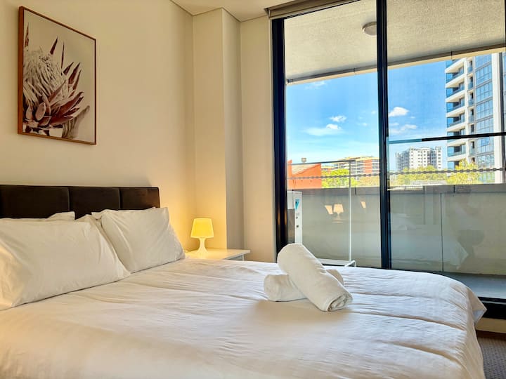 Modern 2br Apartment In Homebush/cozy & Convenient -