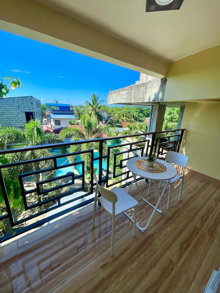 Cozy Glasshouse Loft - Bolinao