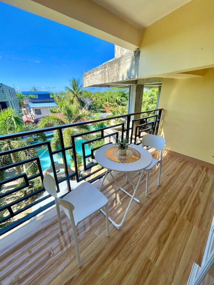 Cozy Glasshouse Loft - Bolinao