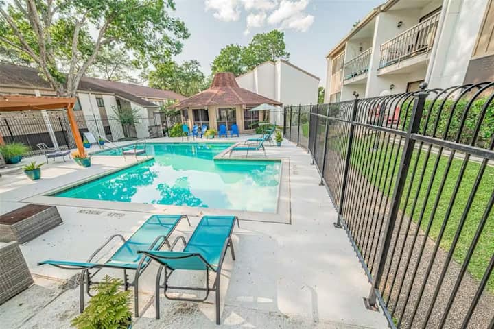 Peaceful Retreat | Near Lake, Marina, Pool - Conroe, TX