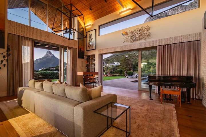 Luxury Villa With Two Separate Cottages - Camps Bay