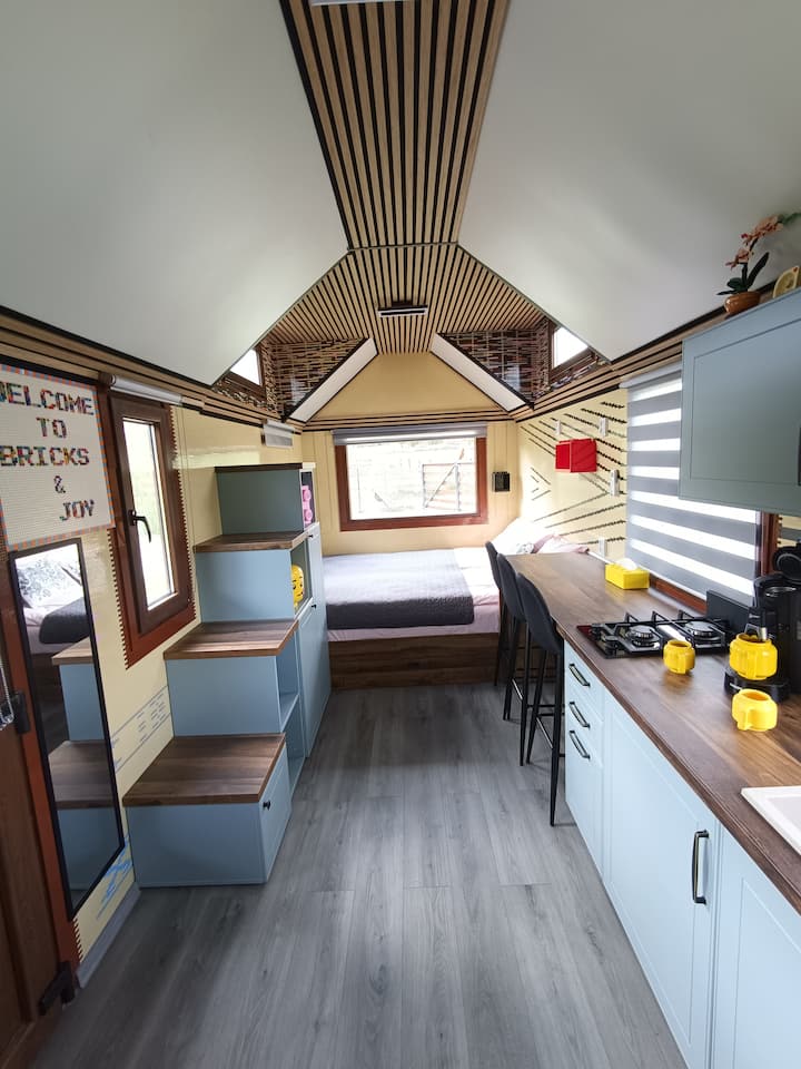 Bricks&joy: Themed Tiny Home Unique Family Resort - Râșnov