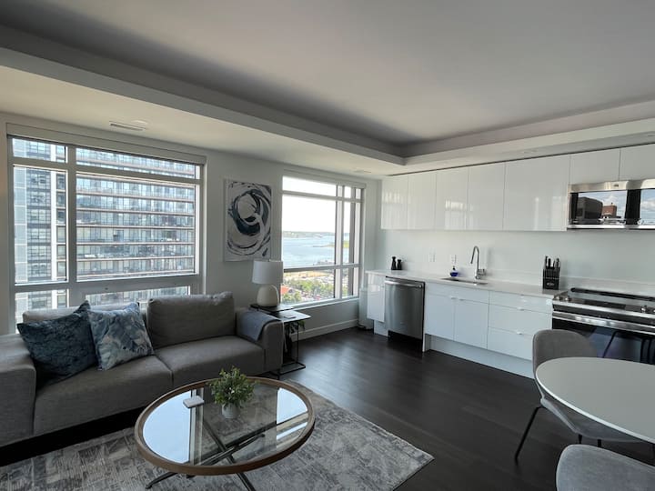 Waterfront 1 Br Corner Unit With 6 Appliances - Halifax