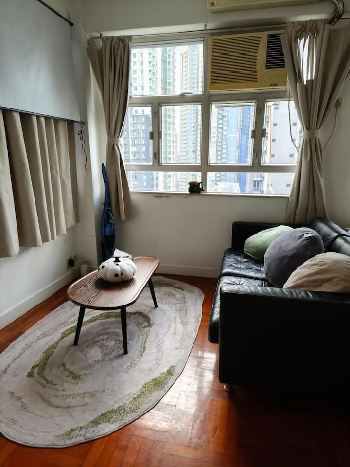 Cozy Soho Studio Picture Spots, Bars, Rest & Cafes - South Island