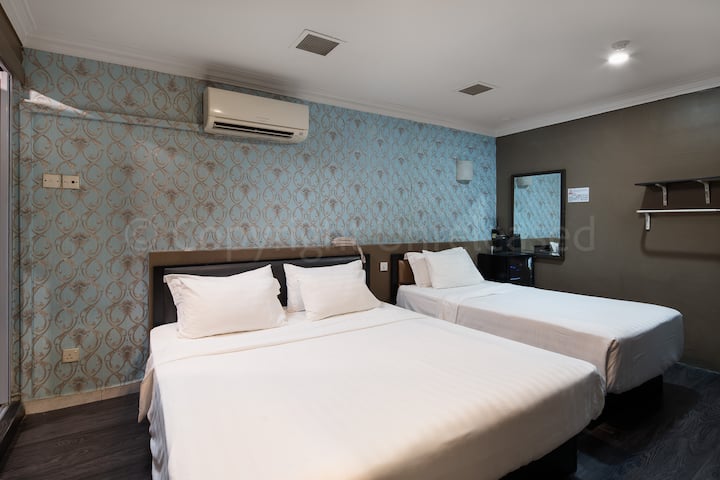 Triple Room (No Windows) - Singapore