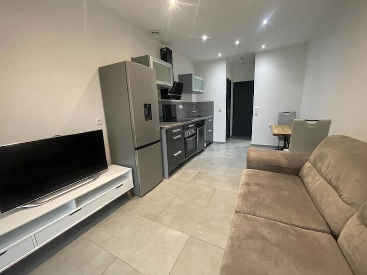 2 Pièces Au Calme Parking Terrasse Clim - Pégomas