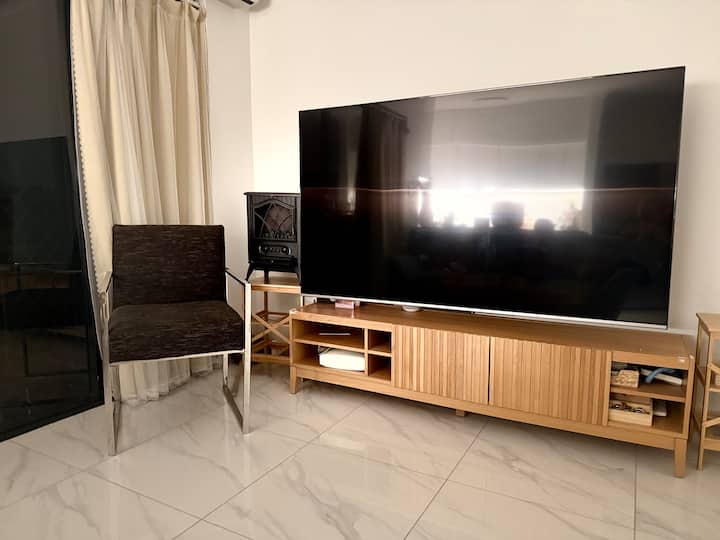 Burwood Love Nest / 1 Min To Shops / Private Patio - Burwood