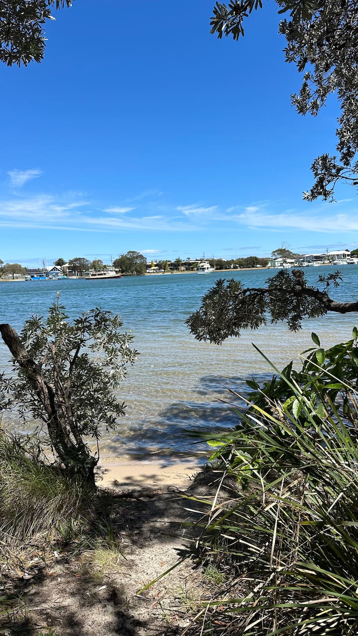 Waterfront Escape - 2br Apartment - Lakes Entrance