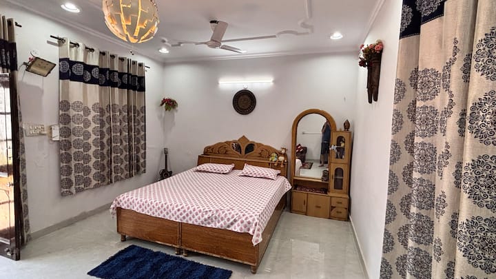 Mehar’s Golden Leaf - Ludhiana