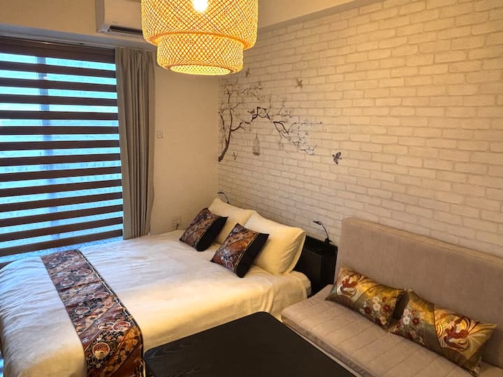 駅から1分/成田と東京の中間/クイーンベッド&こたつテーブル/着物の帯で作った和モダンルーム301 - Chiba