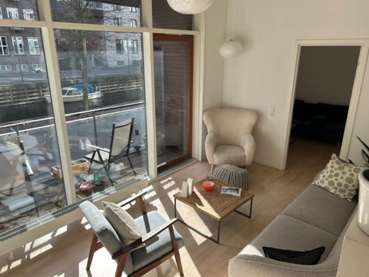 Skøn Lejlighed Tæt På Vand Med Udkig Til Kanalen - Copenhague